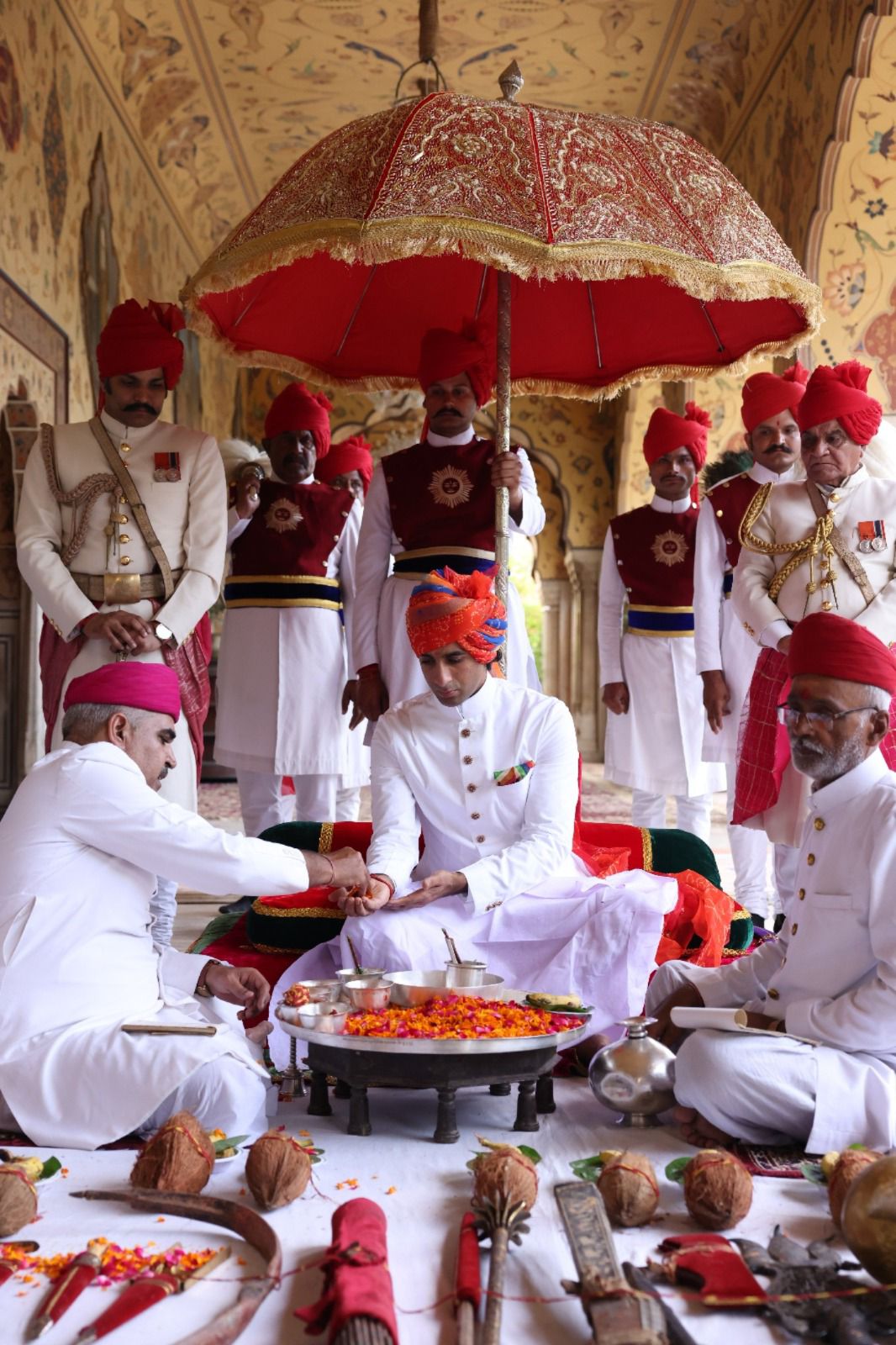 विजयादशमी के अवसर पर महाराजा सवाई पद्मनाभ सिंह ने की पारंपरिक पूजा ...