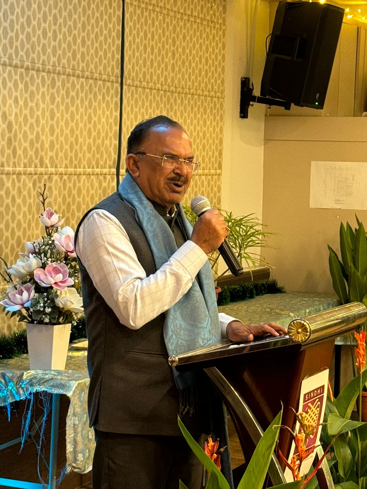 देवनानी से सिंगापुर में मारवाड़ी मित्र मंडल की मुलाकात - BULLET RAJASTHAN